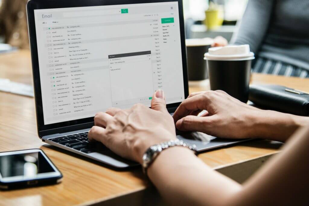 Como aprender qualquer coisa pela internet (e de graça) Como aprender qualquer coisa pela internet (e de graça)
